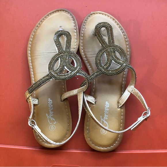 Forever 21 | Shoes | 35 Forever Flat Sandals Size 6 | Poshmark